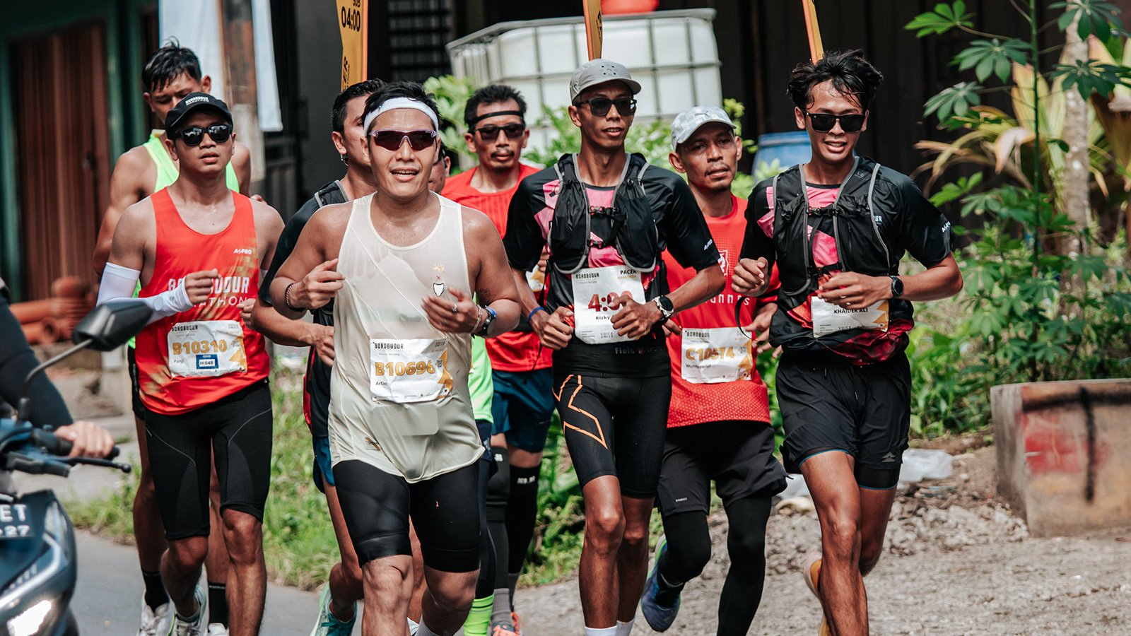 Apa Itu Bib Number? Manfaat, Aturan, dan Risiko Transfer Nomor Lari